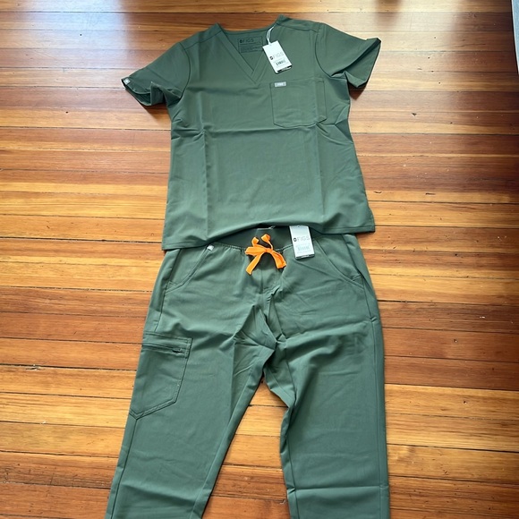 Figs | Other | Figs Set In Moss | Poshmark